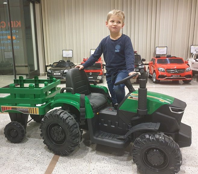 Kinder Elektro Traktor mit starken 200 Watt Motoren 24 Volt Power Traktor