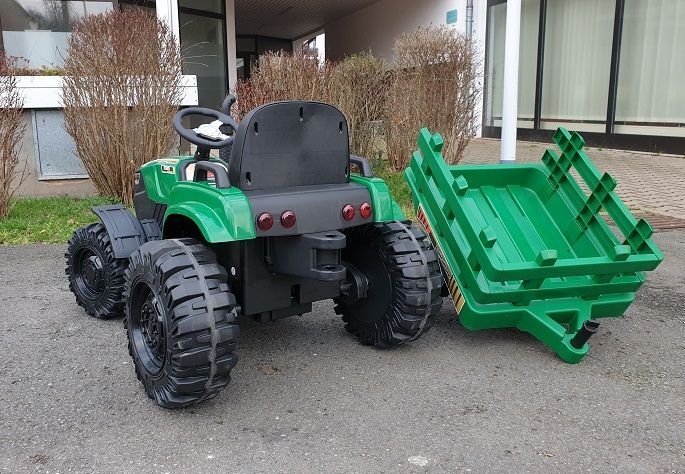 Kinder Elektro Traktor mit starken 200 Watt Motoren 24 Volt Power Traktor